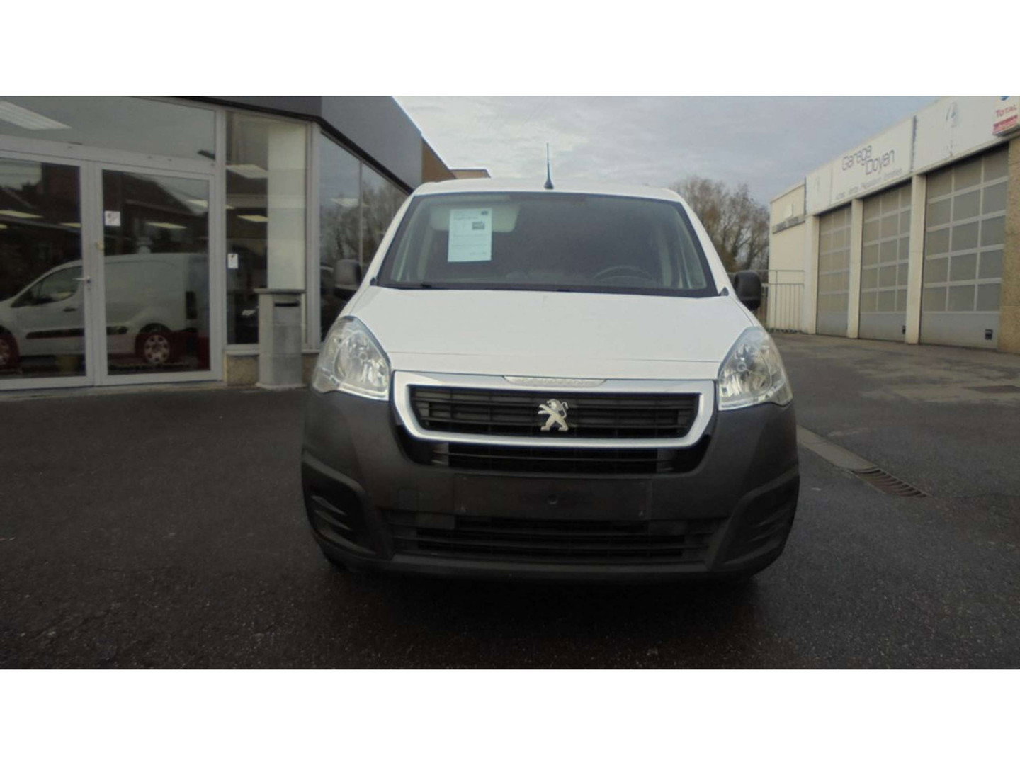 Peugeot Partner van to FF of 10.990 € | 4920992 | Gocar.be