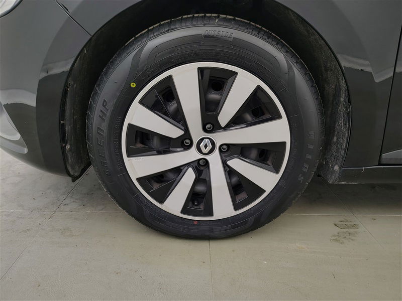 Tweedehands Renault Clio in Lodelinsart aan 14.248 € | Gocar.be